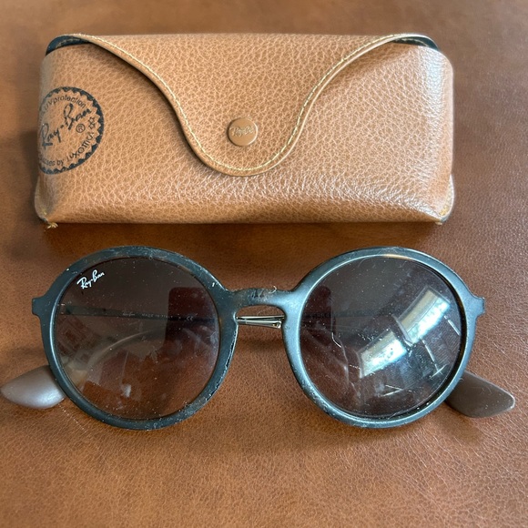 Ray-Ban | Accessories | Rayban Round Sunglasses With Case | Poshmark
